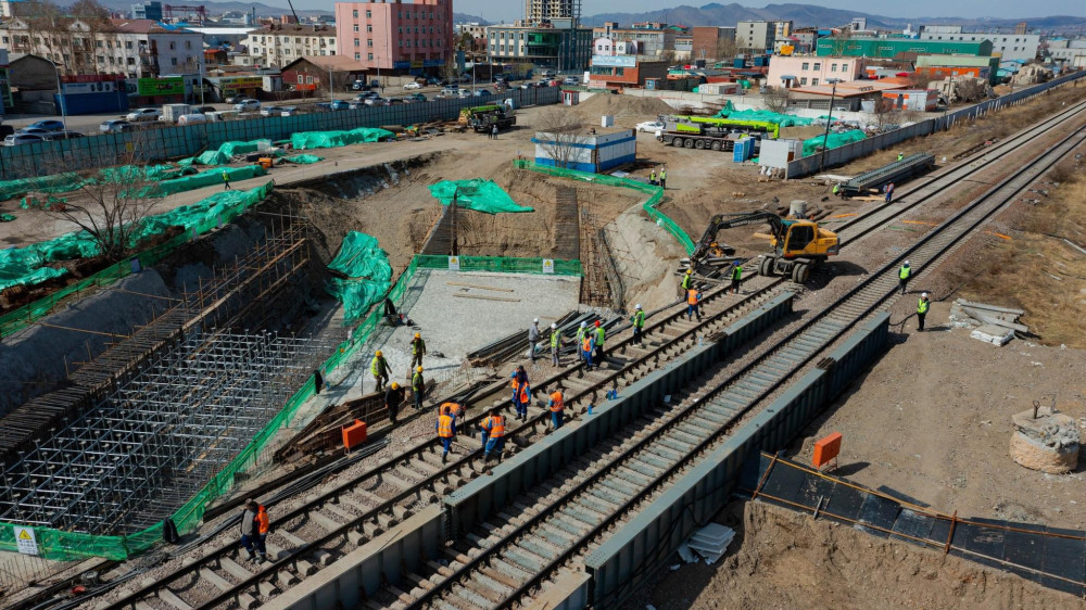 Таван шарын нүхэн гарцын зорчих хөдөлгөөнийг зургаадугаар сард нээн